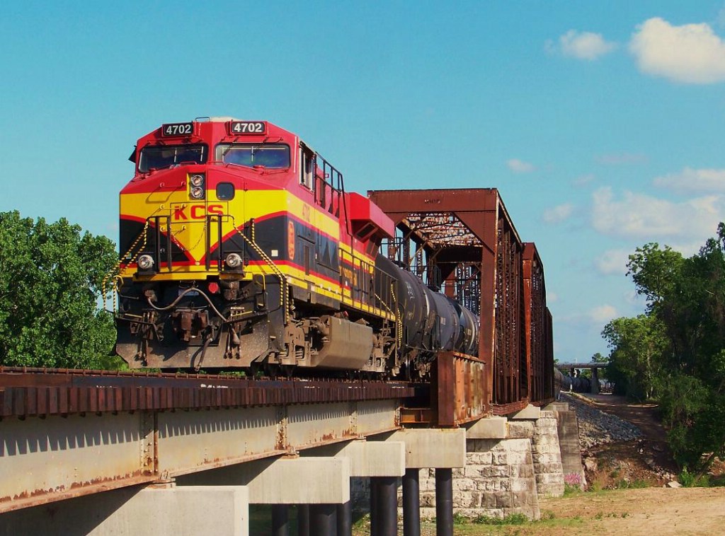 KCS 4702 at Wharton, TX